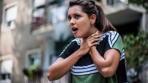 What are the 3 Signs of Choking? - Coast2Coast First Aid & CPR/AED