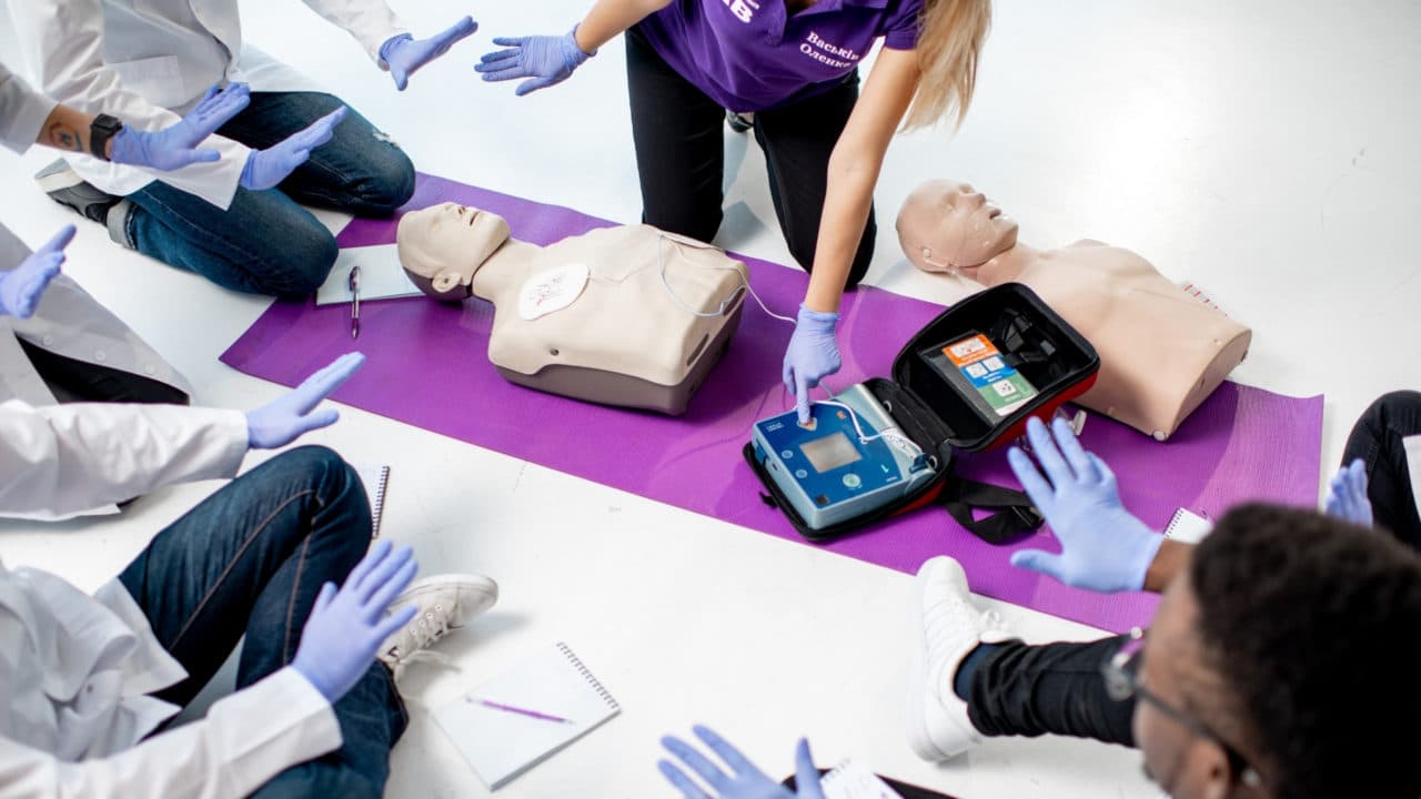 Standard vs. Emergency First Aid | Coast2Coast