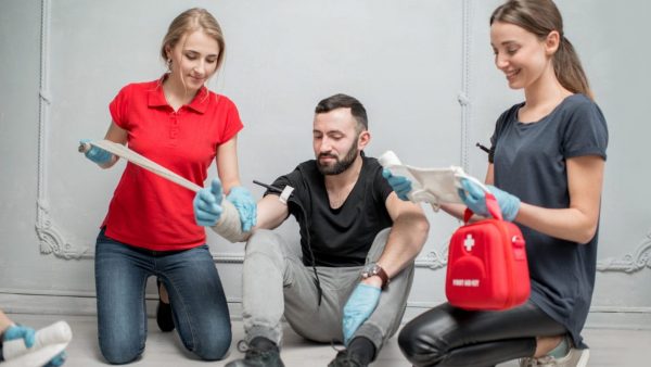 Standard vs. Emergency First Aid: Key Differences | Coast2Coast