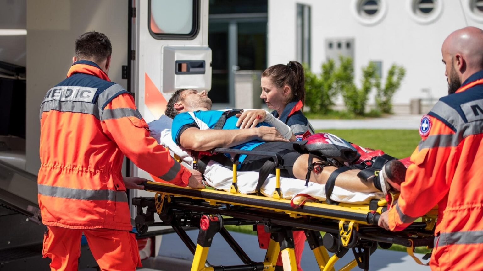 Do Paramedics Need EMR Training? | Coast2Coast